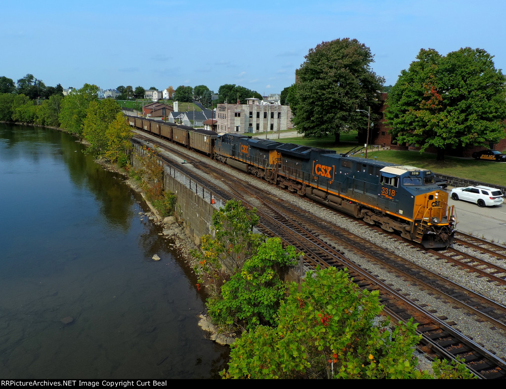 CSX 3318 and 3157